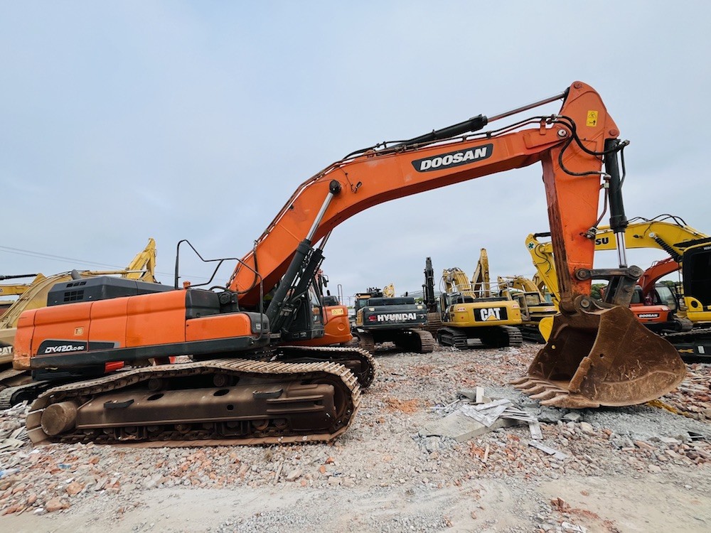 42 Ton Original Used Doosan DX420LC-9C Crawler Excavator With 2 m3 ...